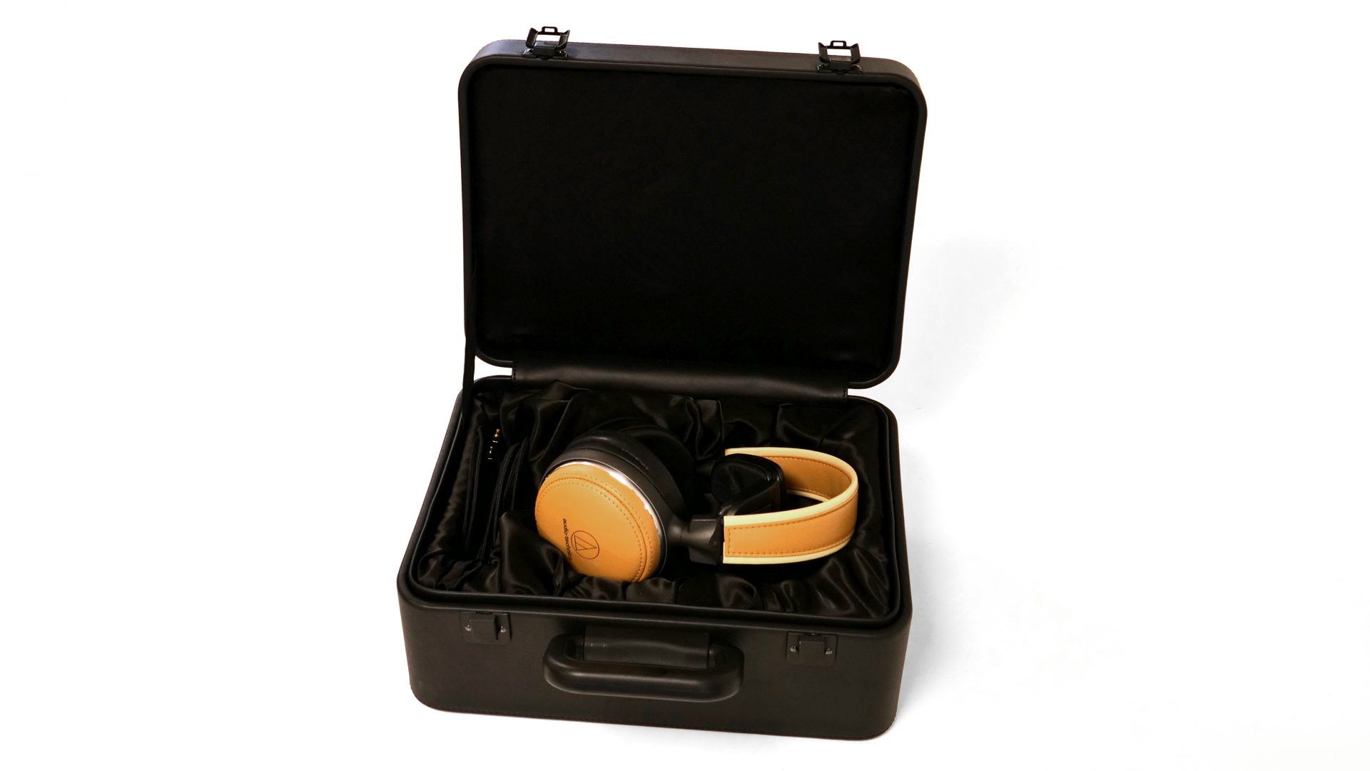 TEST: Audio-Technica ATH-L5000 - Klokkeklare og slagkraftige