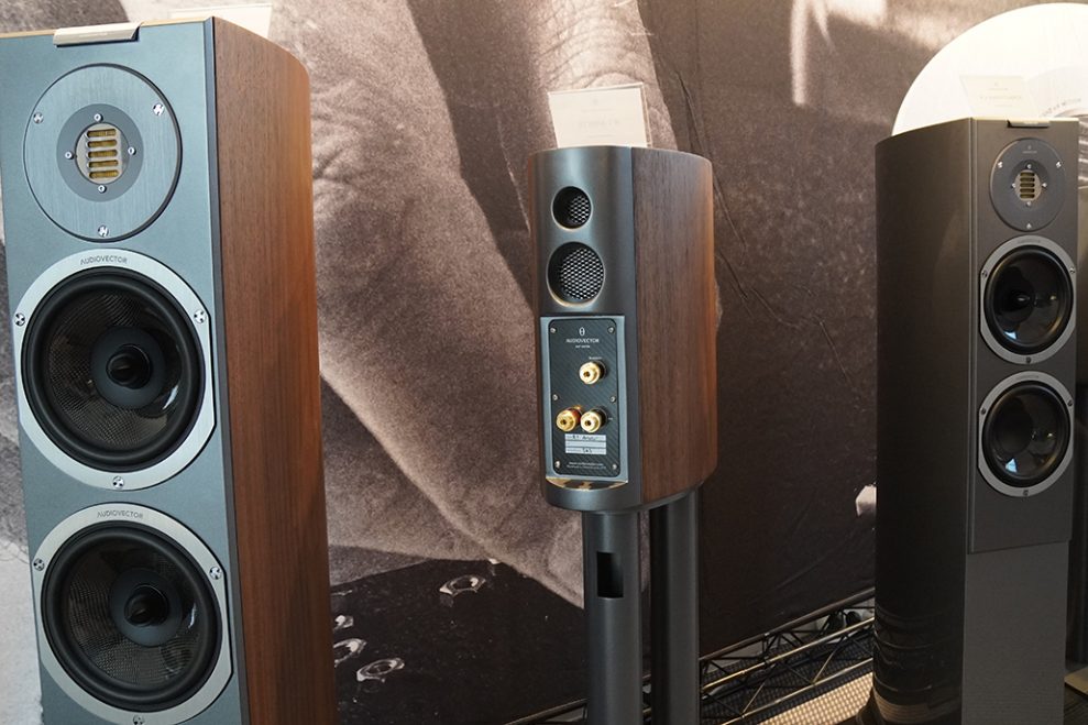 Ny højttalerserie fra Audiovector – Lyd & Billede