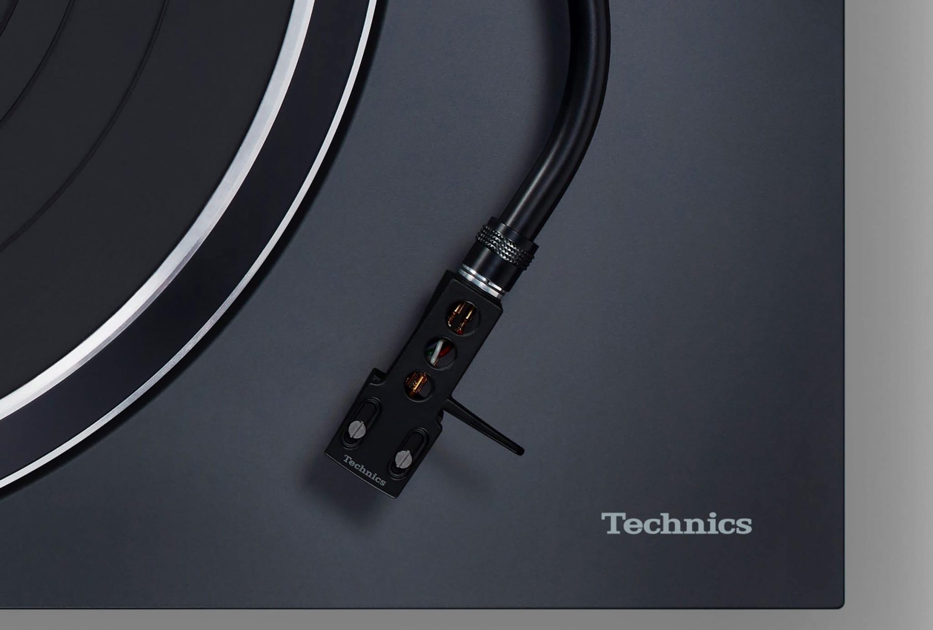 TEST: Technics SL-1500C - Sensationelt god pladespiller