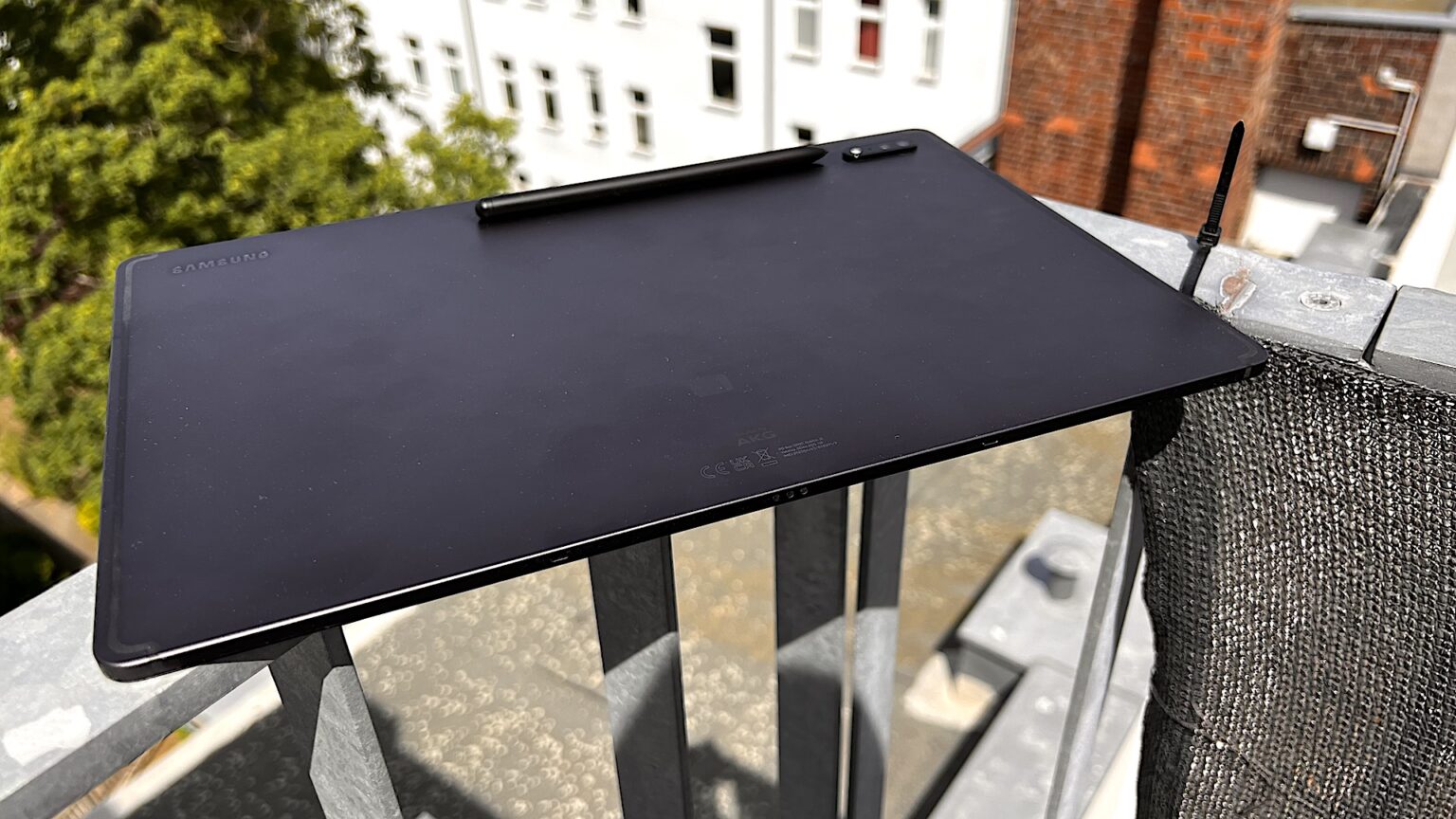 TEST: Samsung Galaxy Tab S8 Ultra - Til dig med et pengetræ i baghaven